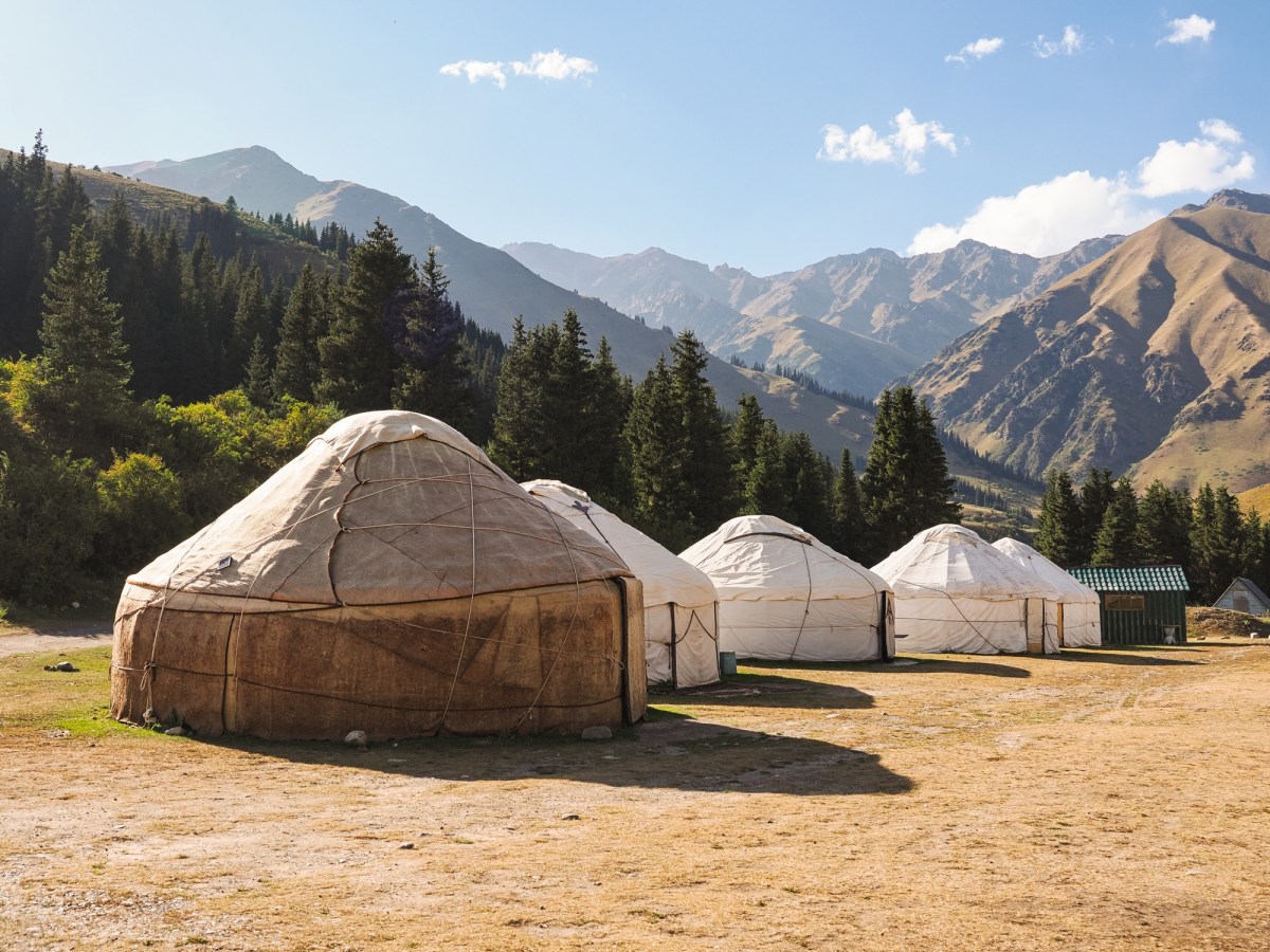 A yurt stay along the Eki Naryn valley | Kyrgyzstan – NON STOP TRAVELLING